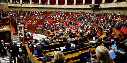 La bataille du budget démarre à l'Assemblée nationale, avec le 49.3 en ligne de mire - Le Monde